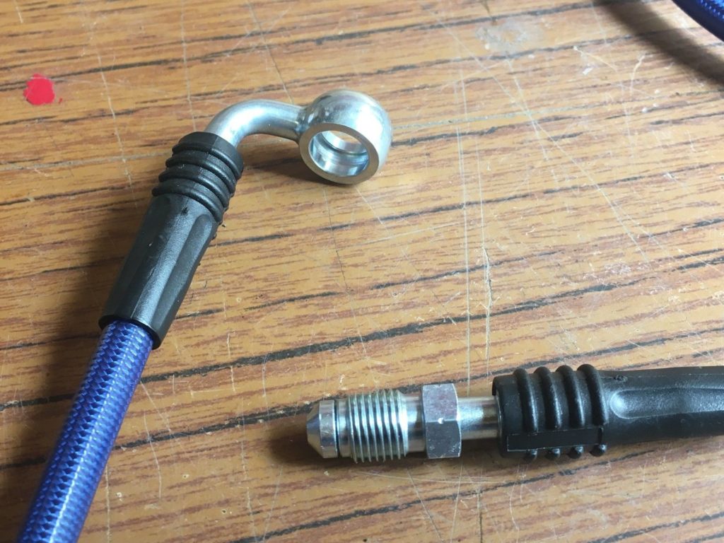 Land Rover rear axle brake hoses stainless braid BLUE – LLama 4×4